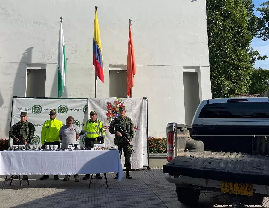 El Ejército Nacional incautó material de guerra en la vía nacional ... El Ejército Nacional incautó material de guerra en la vía nacional ...